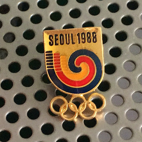 Vintage | Jewelry | 988 Collectible Seoul Olympic Pin | Poshmark